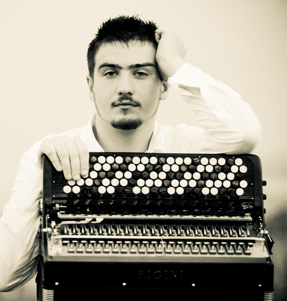 Bartosz Glowacki – Accordion – Baseless Fabric Theatre